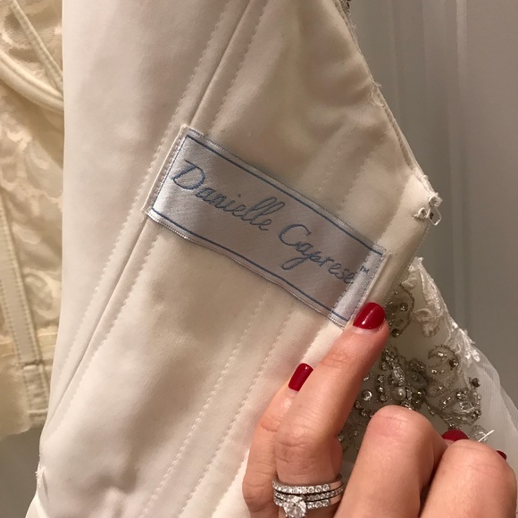 Danielle Caprese | Dresses | Danielle Caprese Wedding Gown Seen On ...
